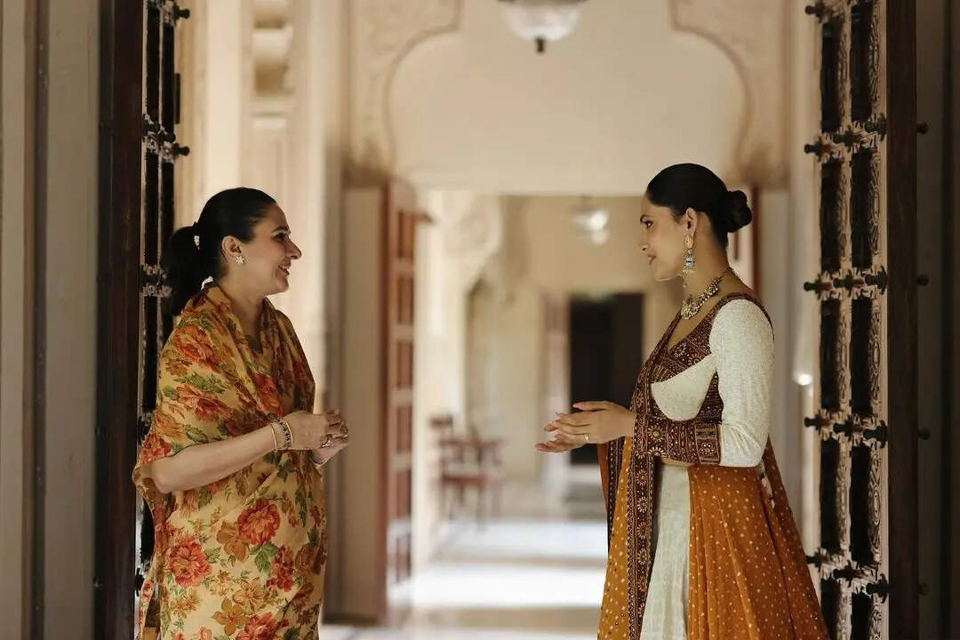 Femina Miss India Gujarat 2024 Ayushi Dholakia meets Maharani Radhika ...