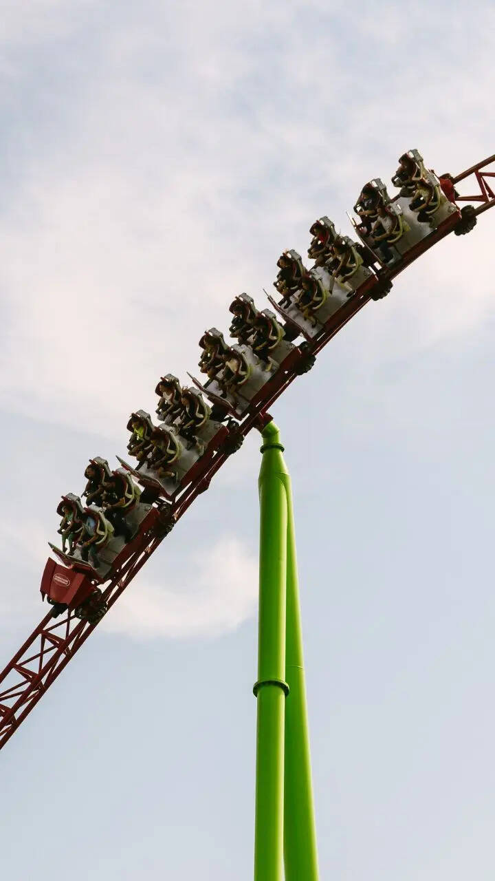 Worlds Most Dangerous Roller Coaster That Goes Underwater Six Flags