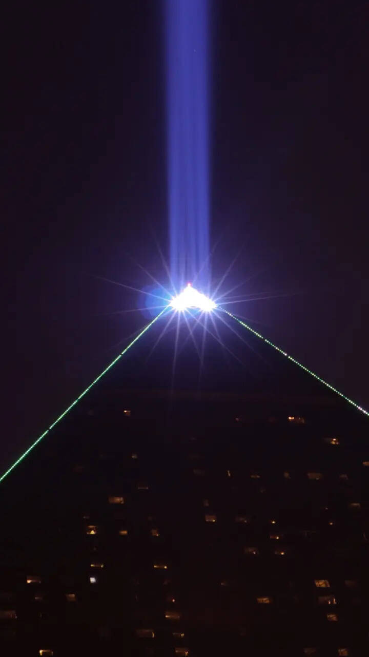 Luxor Beam Lazer Luxor Sky Beam Lighting Up The Sky In Las Vegas.