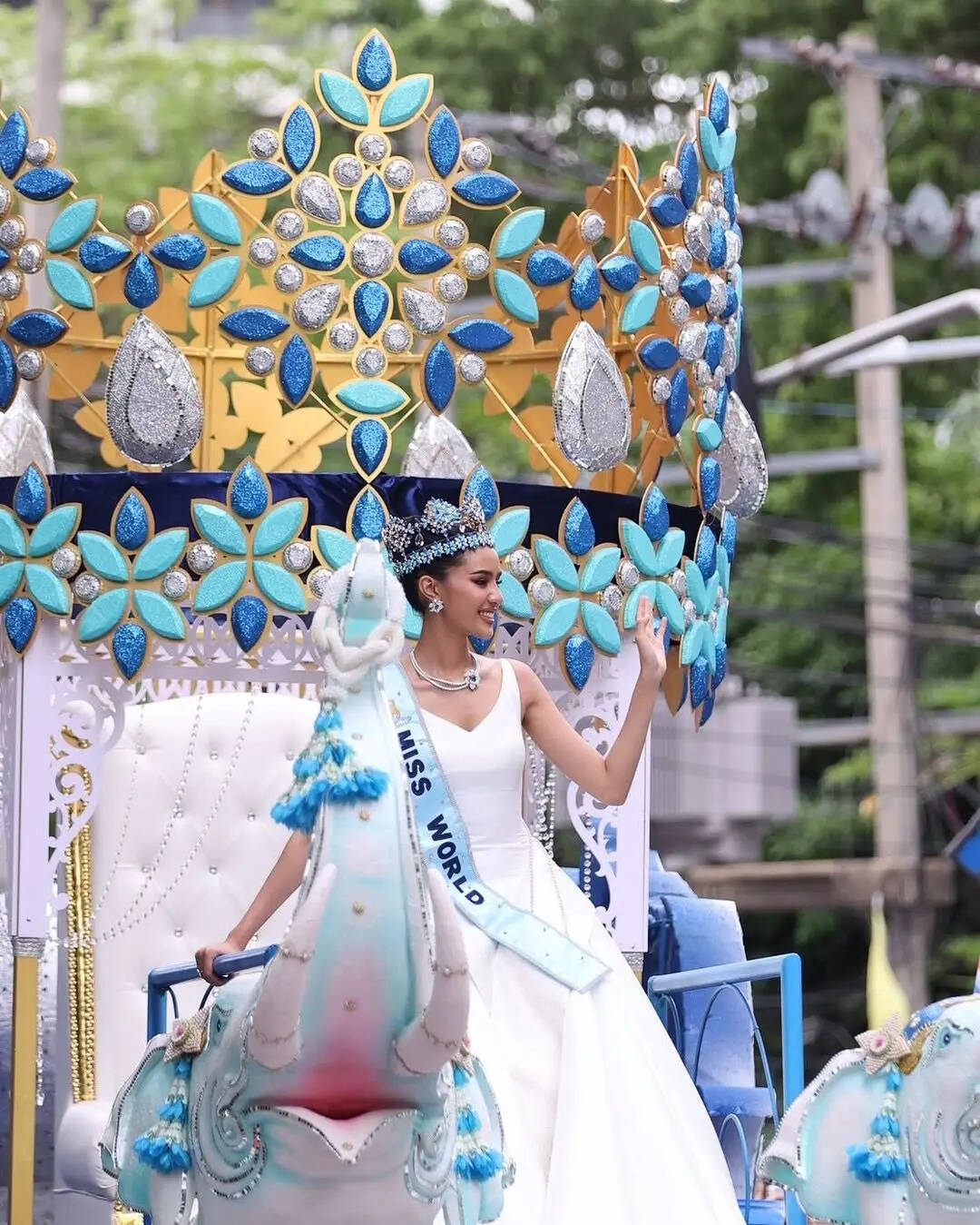 Opal Suchata Chuangsri Returns to Thailand, Thousands Gather to ...