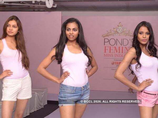 Ramp Walk training at Pond's Femina Miss India 2013