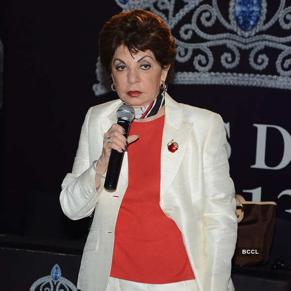 Miss Diva finalists with Sabira Merchant