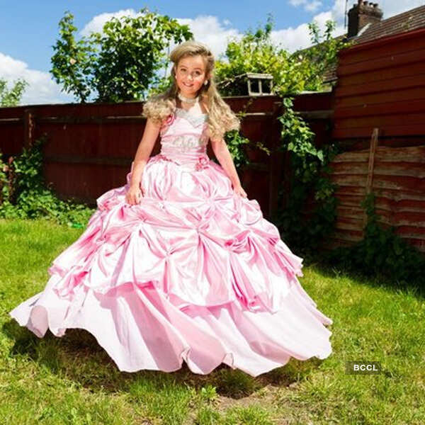 Adorable contestants of child beauty pageants