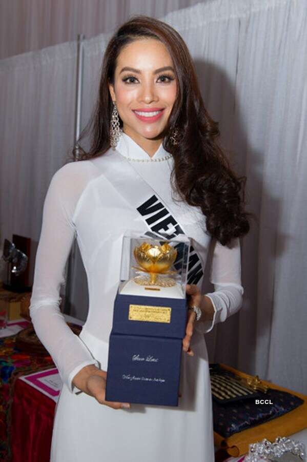 Miss Universe 2015: National gift auction