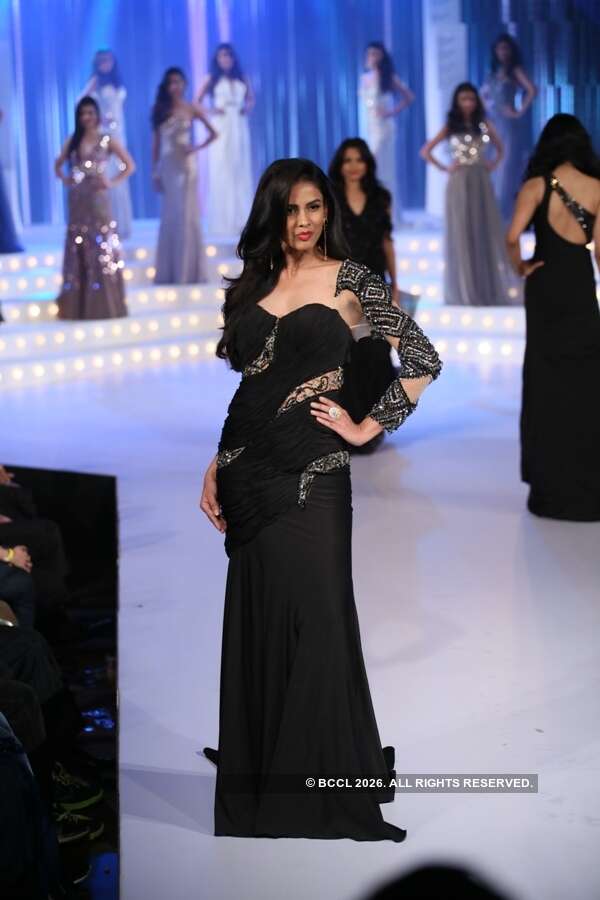 Miss India Kolkata 2016: Evening gown by Komal Sood