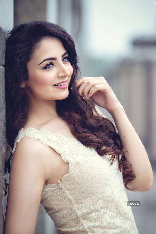 Zoya Afroz to star in a rom-com!