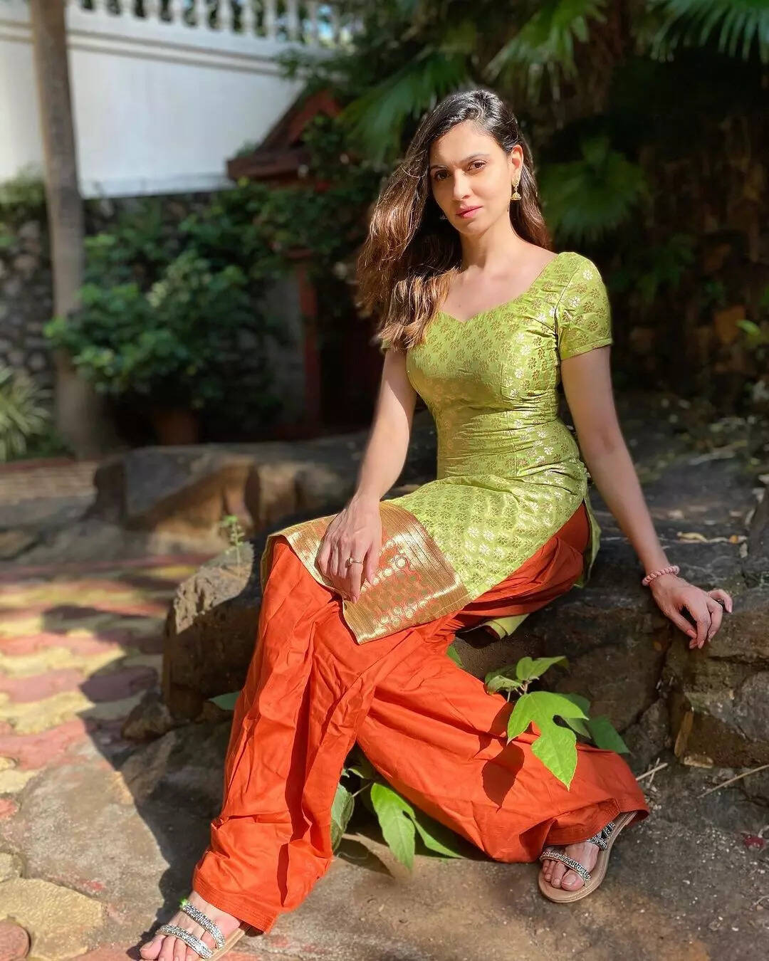 Five times Simran Kaur Mundi flaunts her classy and trendy ethnic style