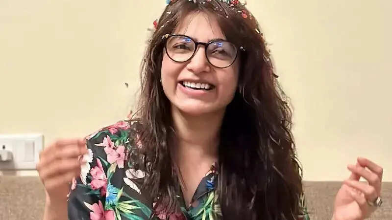 Samantha shares that all the rules were broken at her birthday, see pics