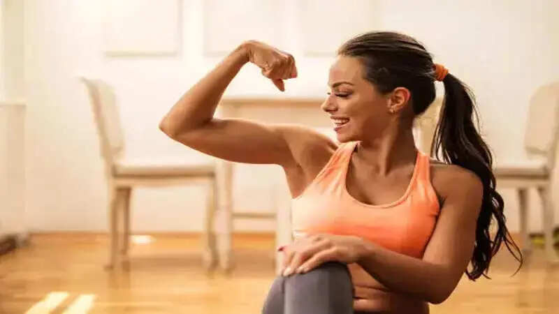 Master upper arm toning with these quick home exercises