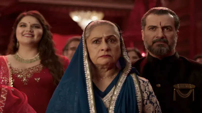 Jaya Bachchan’s stern expressions in ‘Dhindhora Baje Re’ song invokes ...