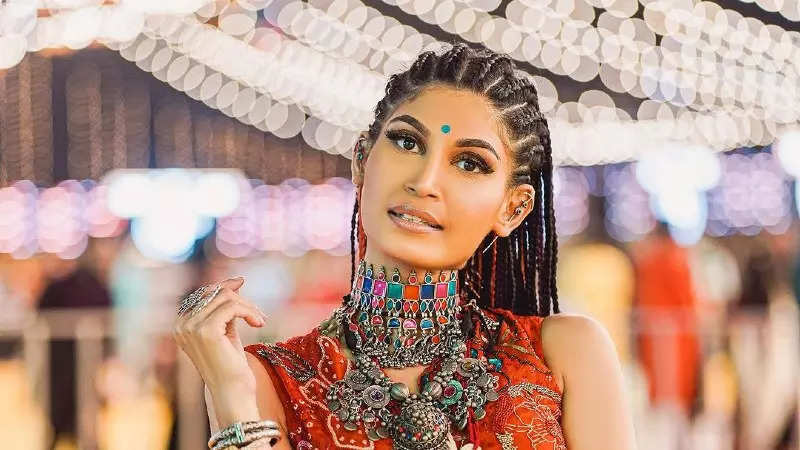 Purva Mantri spills the beans on her latest Garba song Rumjhum - Exclusive