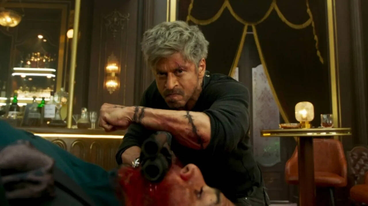 Shah Rukh Khan unveils electrifying first look of ‘King’ on his 60th ...
