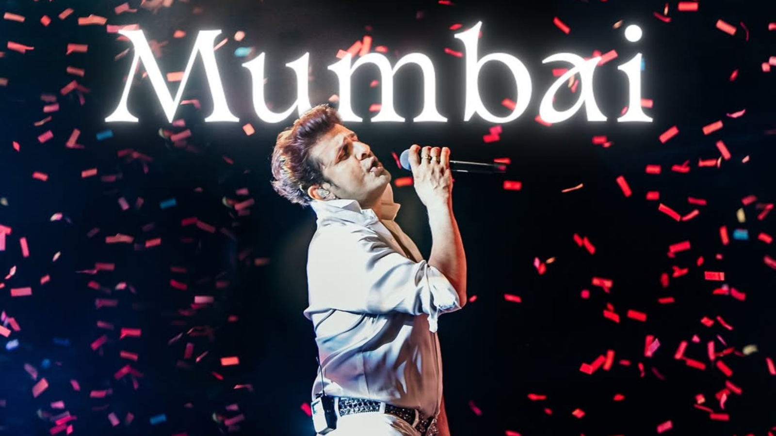Sonu Nigam kicks off his ‘Satrangi Re India Tour’ with a grand show in ...