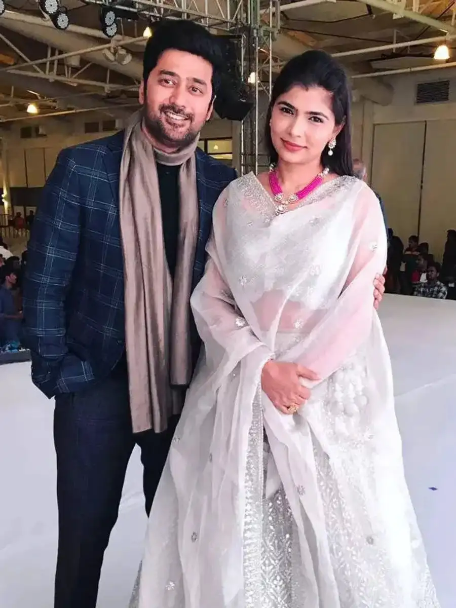 South Indian singers and their partners