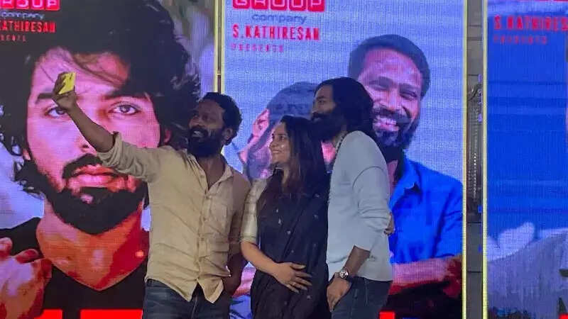 Dhanush, Vetrimaaran and Divya Spandana celebrate 15 years of Polladhavan
