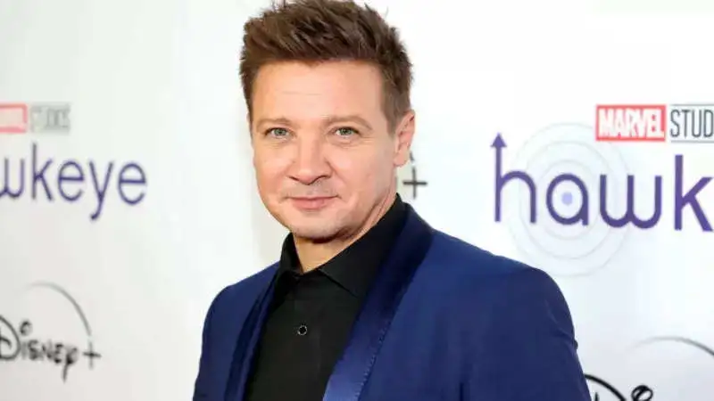 Reno Mayor Hillary informs Jeremy Renner was helping a stranded car ...