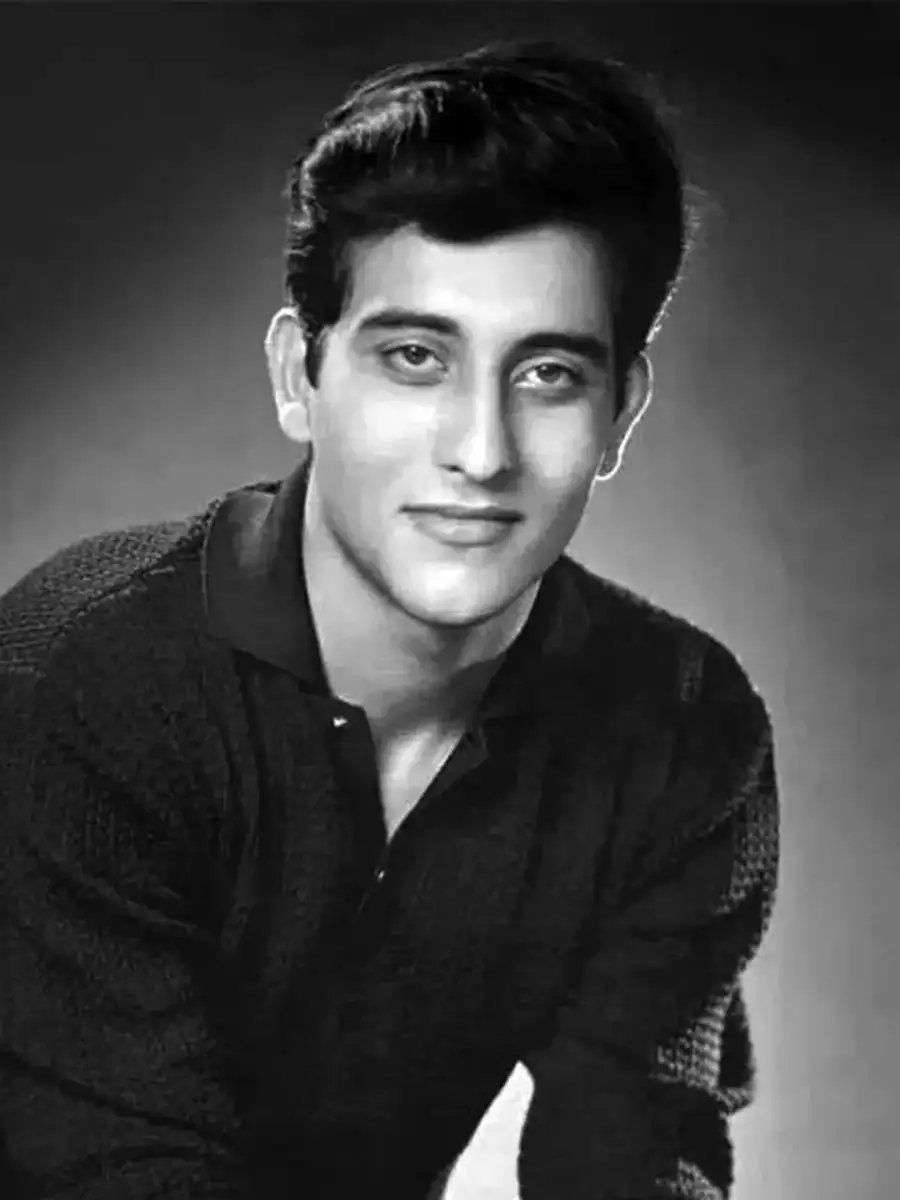 Vinod Khanna's iconic songs