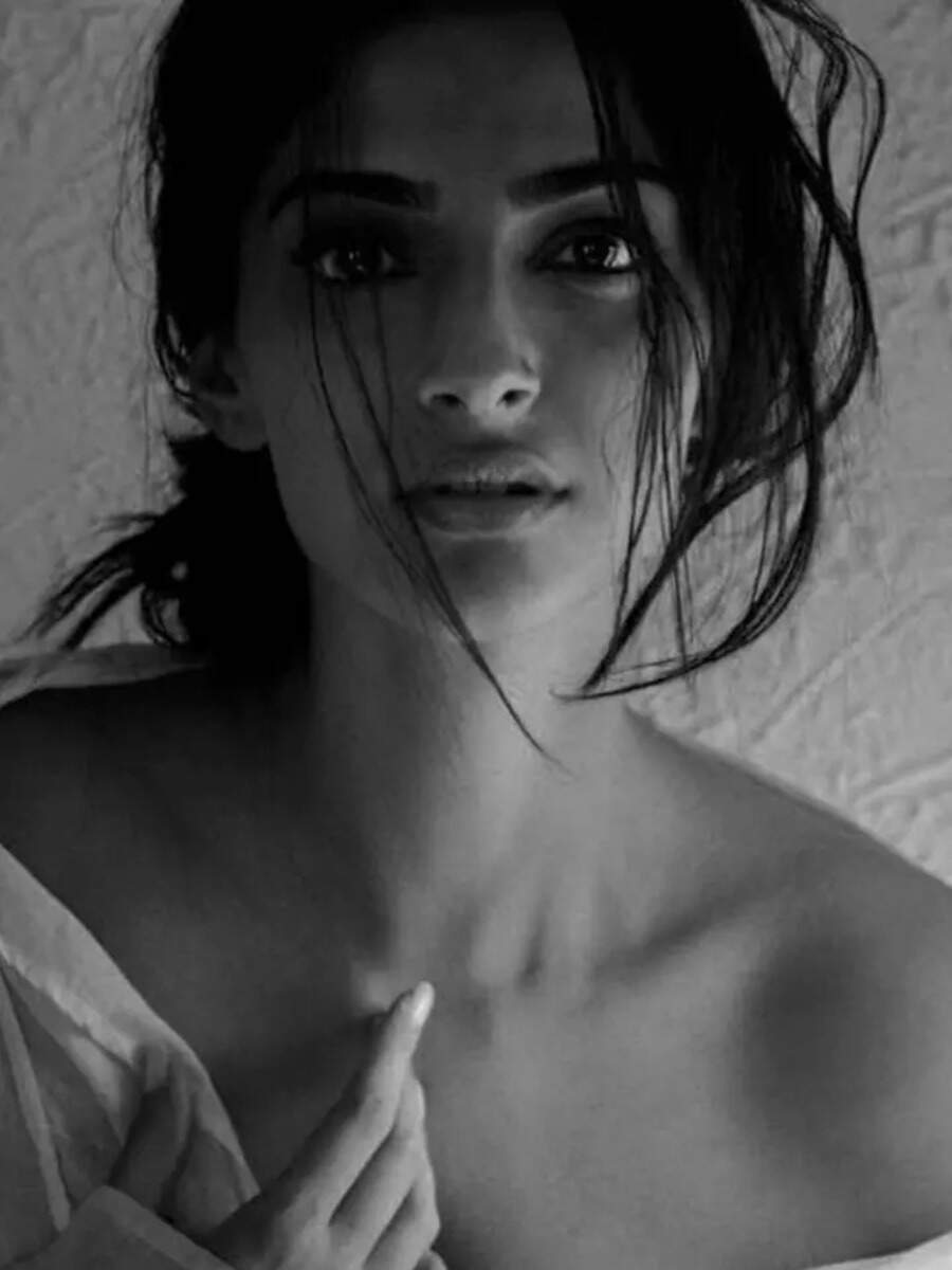Sonam Kapoor's Throwback Sultry Photoshoot Leaves Her Craving For Roll, Camera, Action | Times Now