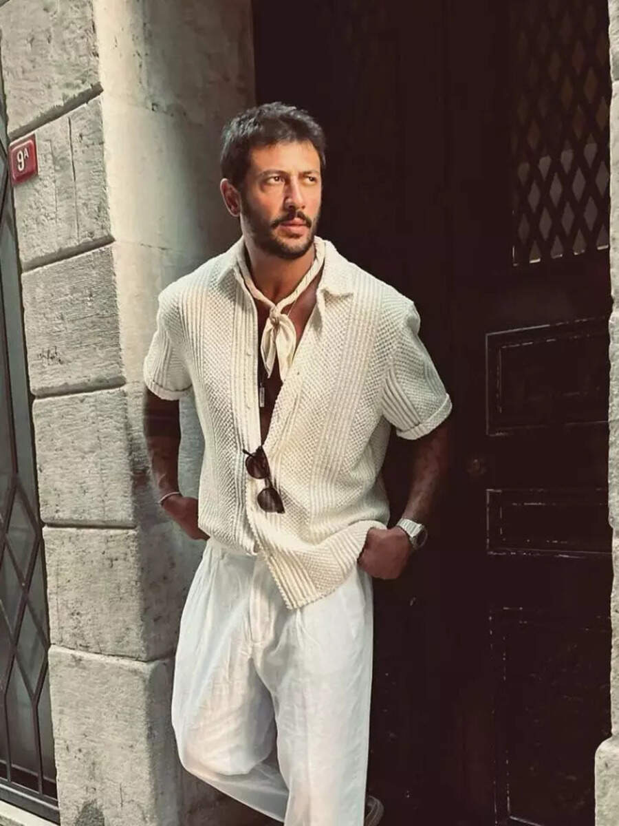 Just Lebanese Bigg Boss OTT 2 Contestant Jad Hadid Making Us Go UFF ...