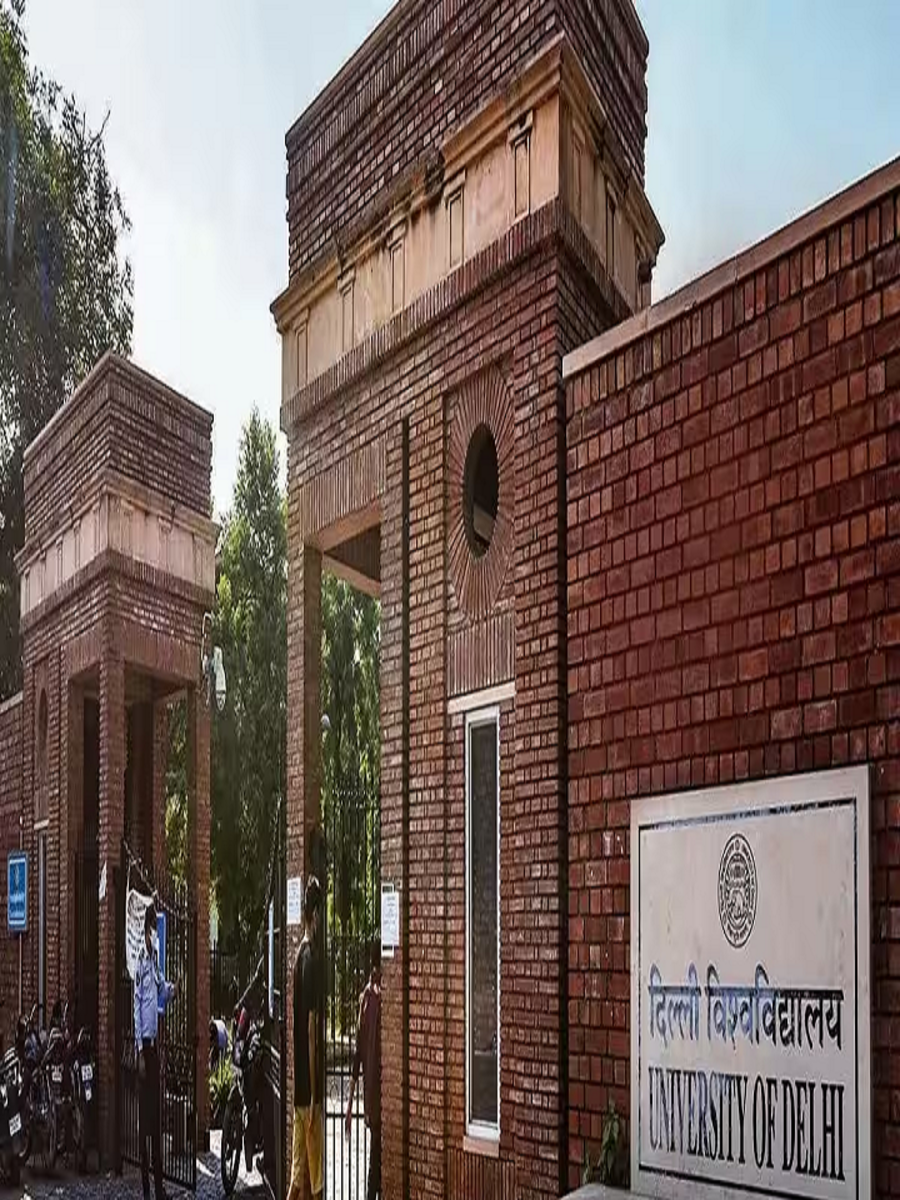 DU Admissions 2023: BCom Vs BCom (Hons), Know the Difference | Times Now