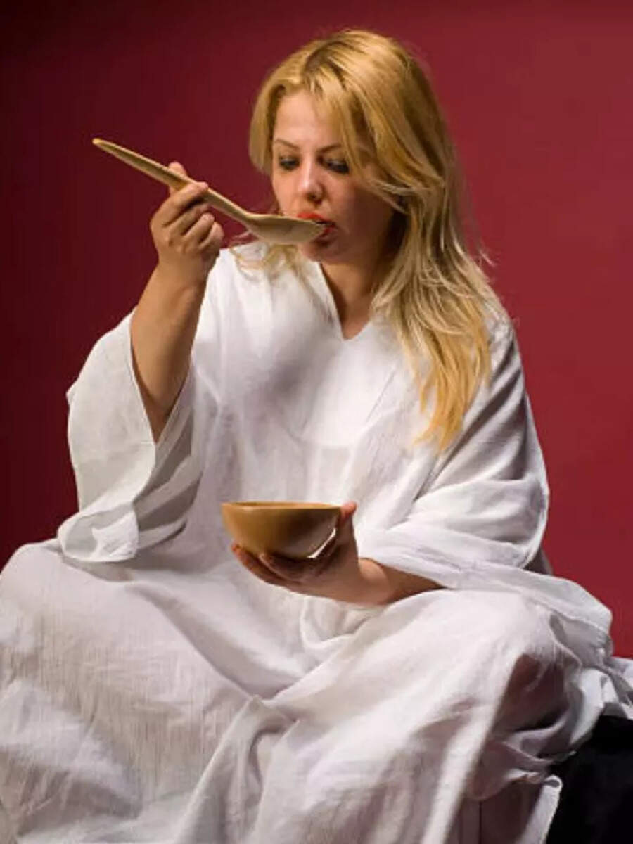 Sore Throat Remedies: 8 Soothing Foods That Help You RecoverFast ...