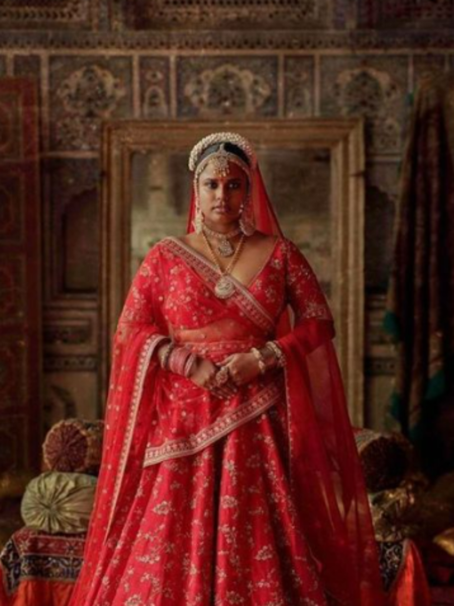 9 Amazing Tips To Hide Your Belly Fat Under A Lehenga | Zoom TV