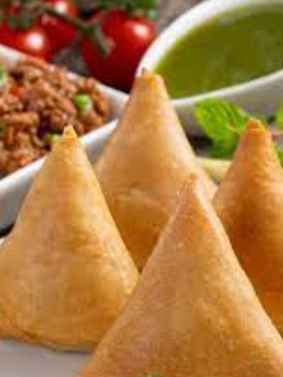 samosa shape fact Why it is triangular shape know here amazing reason ...
