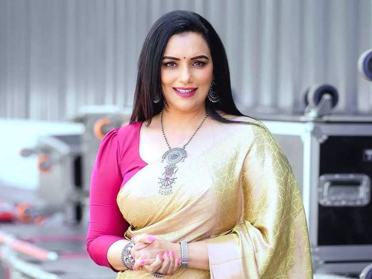 'Queen Elizabeth' starring Shweta Menon awaiting release
