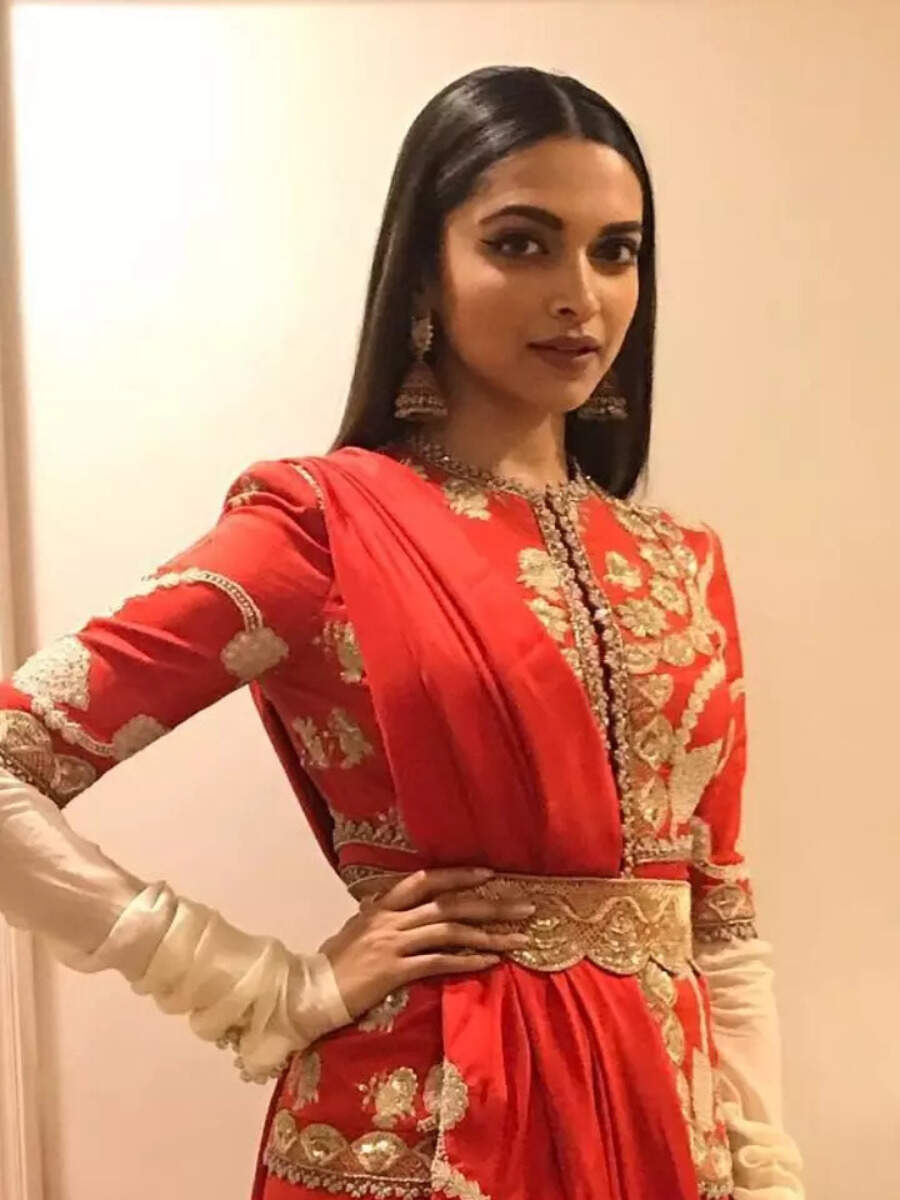 Deepika Padukone's Orange Outfits Perfect For Navratri Day 1 | Zoom TV