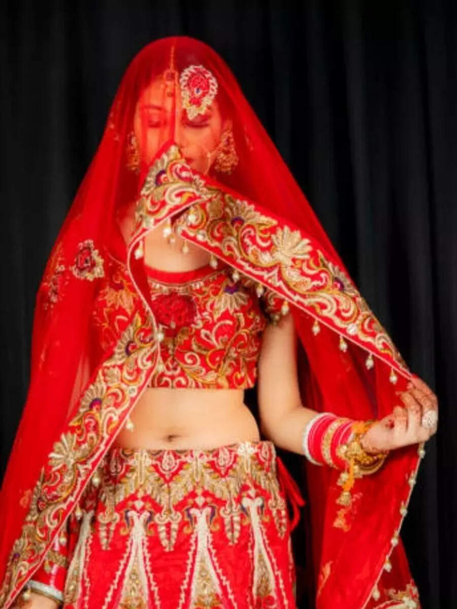 Why Do Indian Women Cover Their Head And Face | Times Now Navbharat