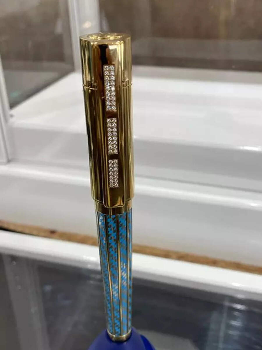 This pen worth rupees 777777 studded 48 diamonds know all details 7 ...