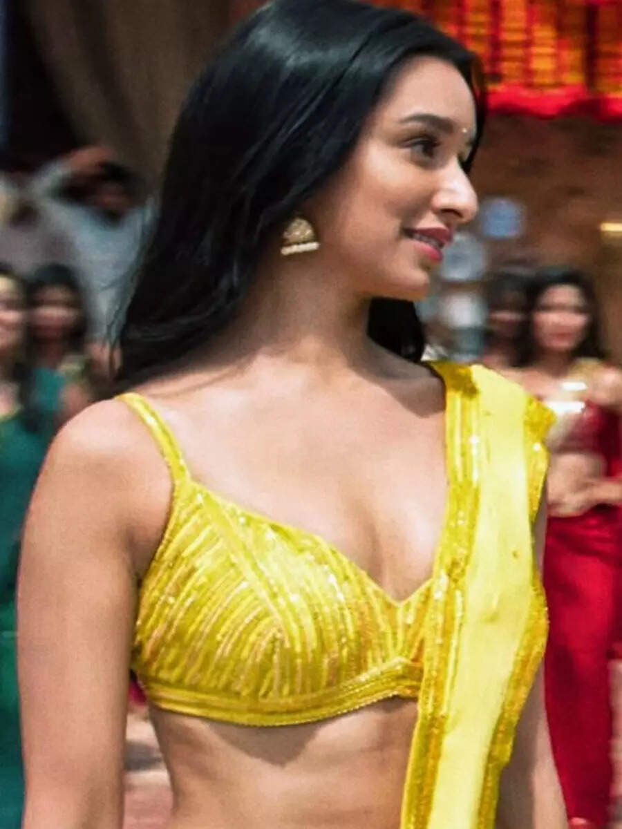 Shraddha Kapoors Risque Blouse Designs For Sarees Lehengas Times Now 3004