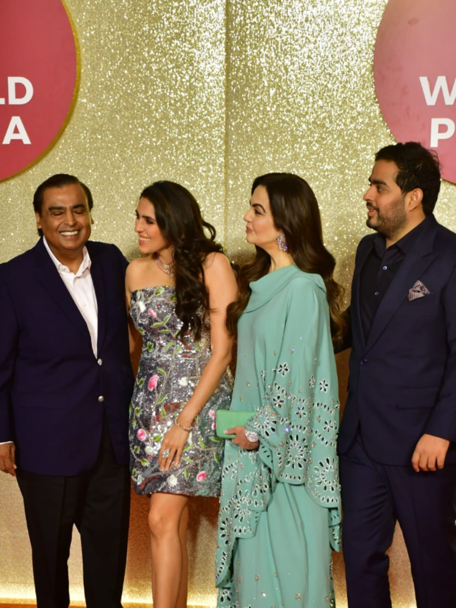 The STUNNING Ambani Parivaar At Jio Plaza Launch | Times Now