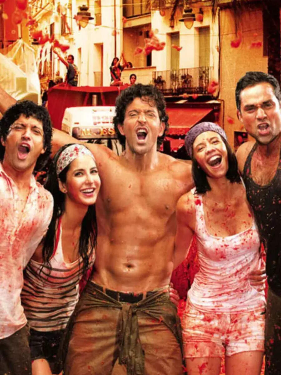 10 Best Bollywood Movies With Ensemble Cast To Watch This Festive ...