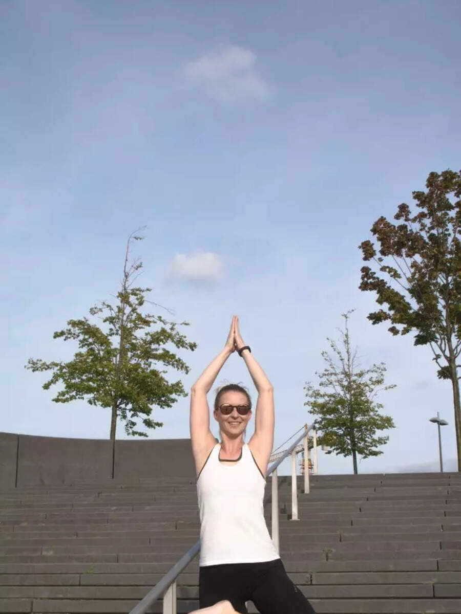 Best Yoga Stretches: Yoga Poses That You Should Do Daily for Better ...