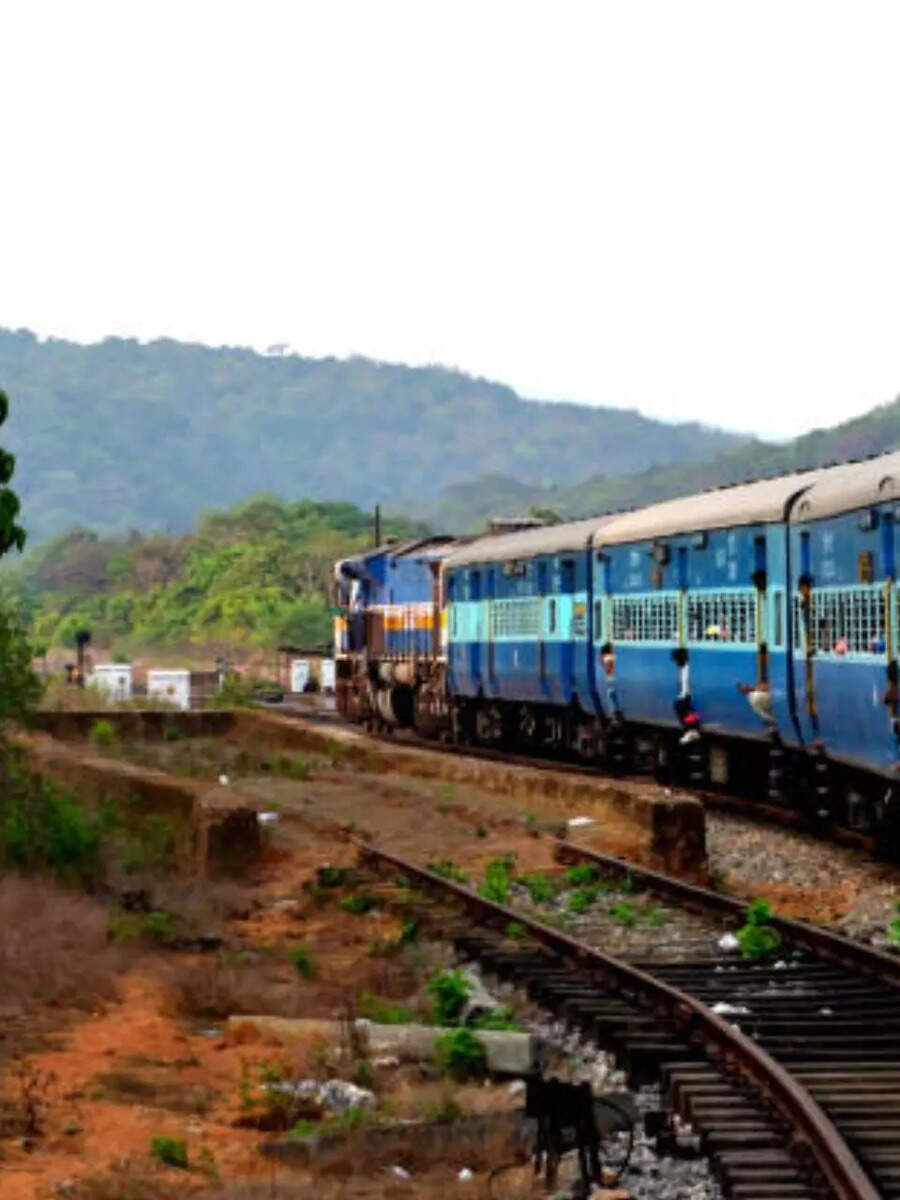 Going home on NYE? THESE are some of the fastest trains plying on ...