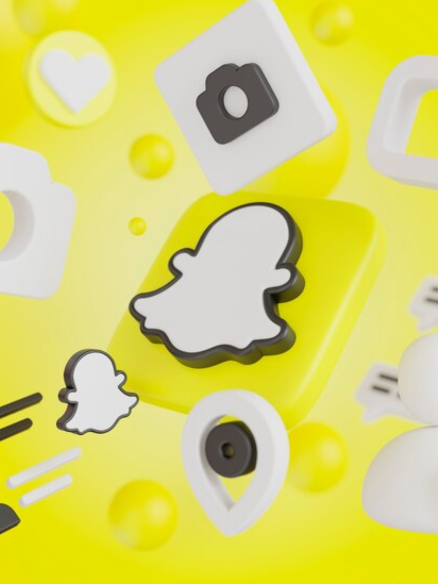 Snap It Up! A beginner's GUIDE on how to use Snapchat | ET Now