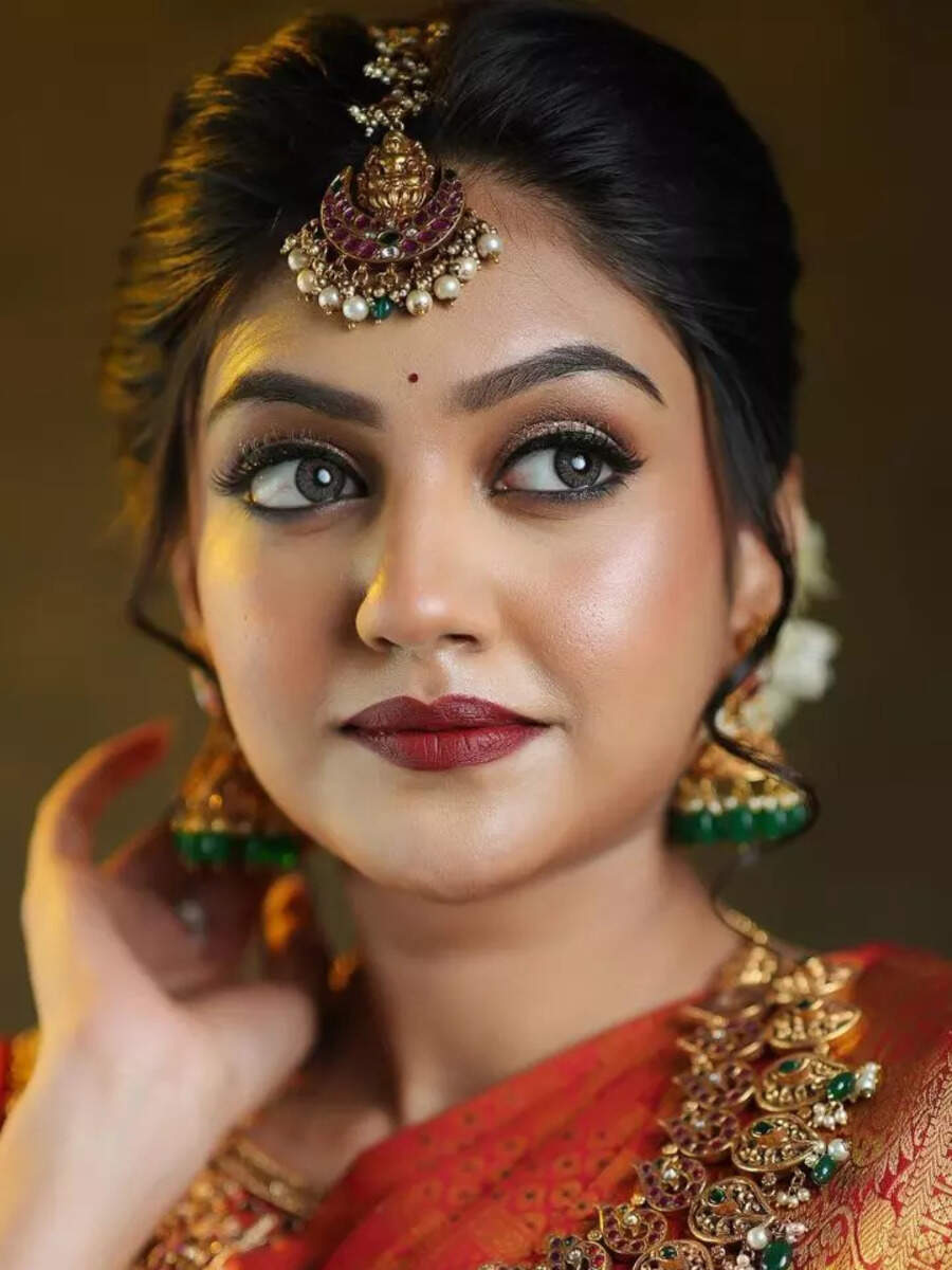 Quick Basic Party Makeup Tips For Women- घर पर ऐसे करें पार्लर जैसा ...