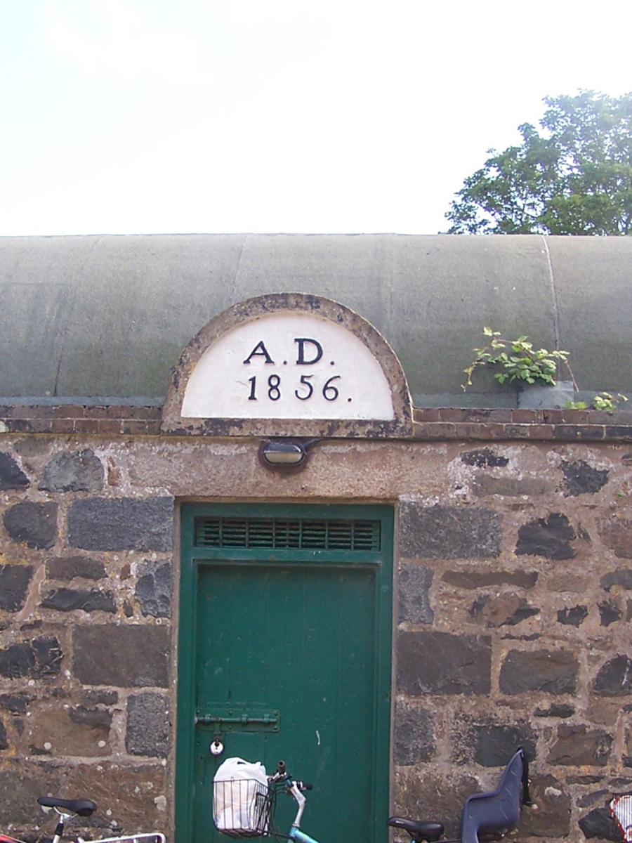 दुनिया की सबसे छोटी जेल, जहां रह सकते हैं सिर्फ दो कैदी-World smallest ...