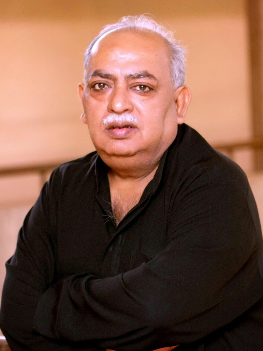 Munawwar Rana: 7 Sher, Shayari Immortalised by the Late Urdu Poet ...