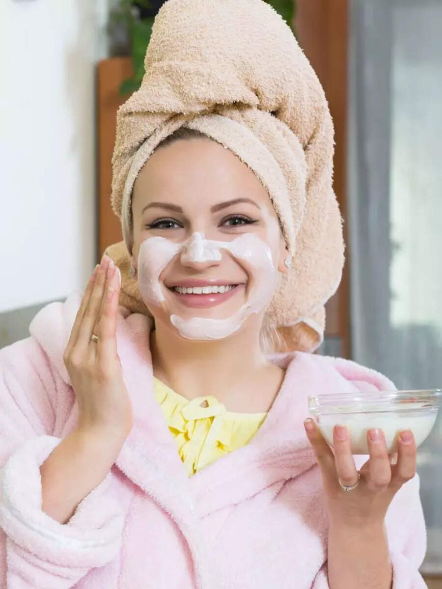 Homemade Curd Face Mask For Glowing Skin- इन चीजों को मिलाकर घर पर ...