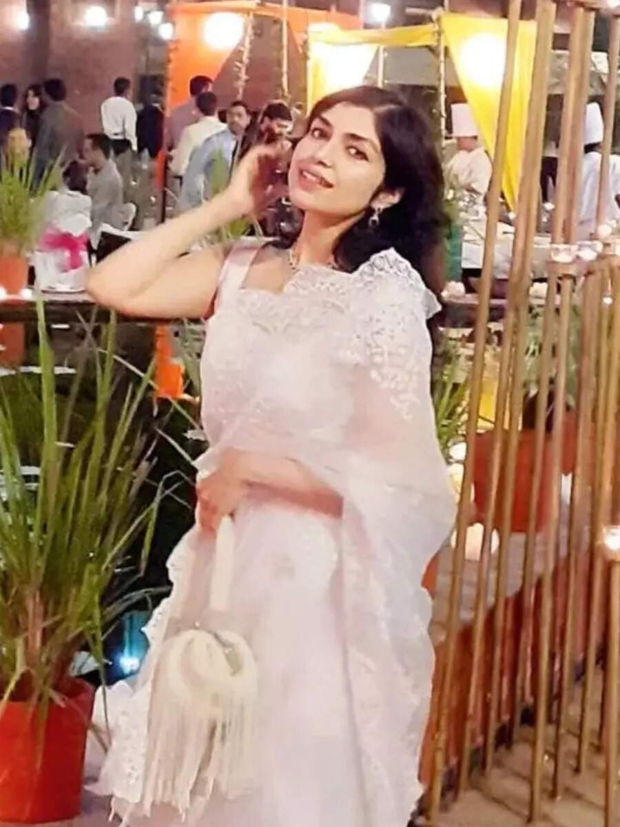 पिता JNU और मां BHU में प्रोफेसर, बेटी बिना कोचिंग पहले प्रयास में बनीं IPS | Times Now Navbharat