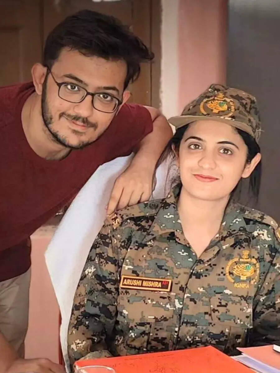 UPSC टॉपर भाई बहन की जोड़ी, जीजा भी मिला IAS | Times Now Navbharat