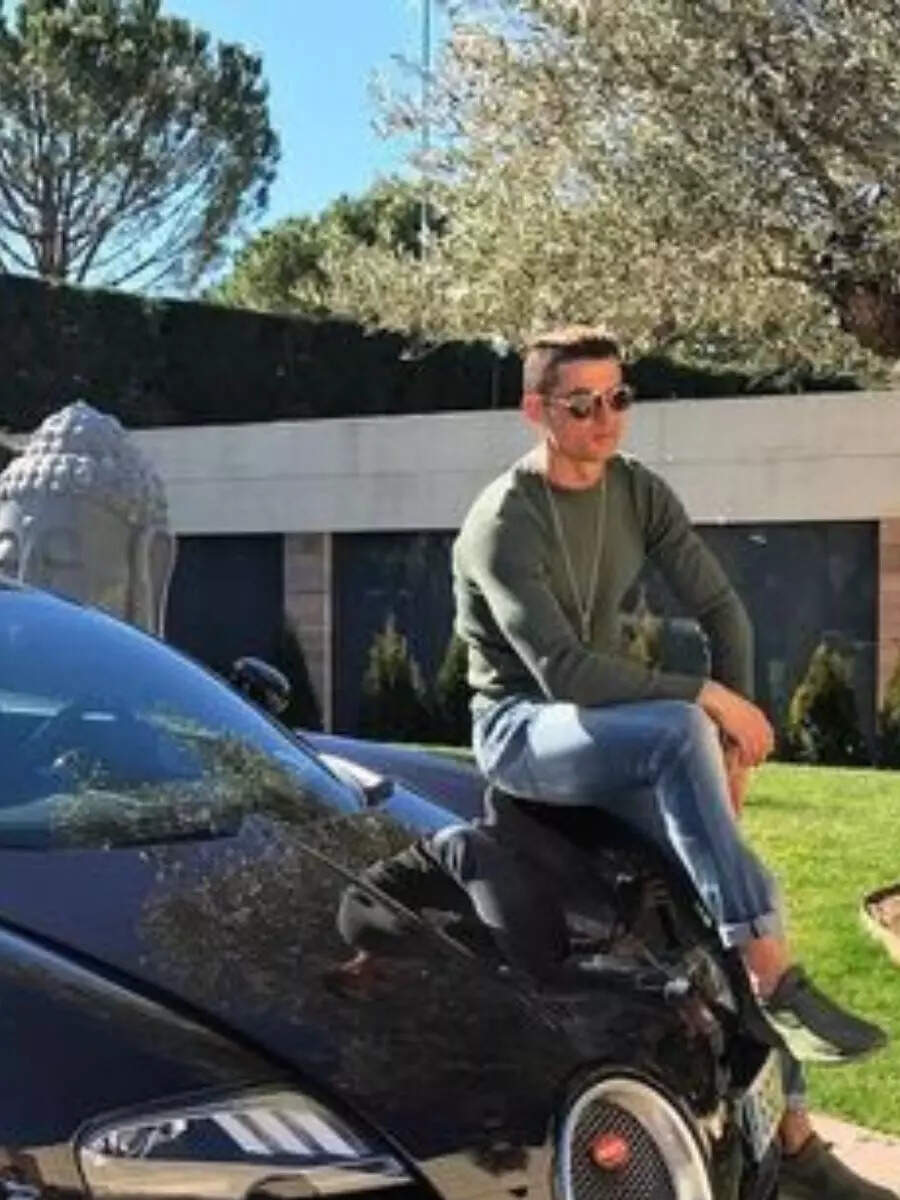 Cristiano Ronaldo To Lionel Messi: 10 Most Expensive Cars Owned By ...