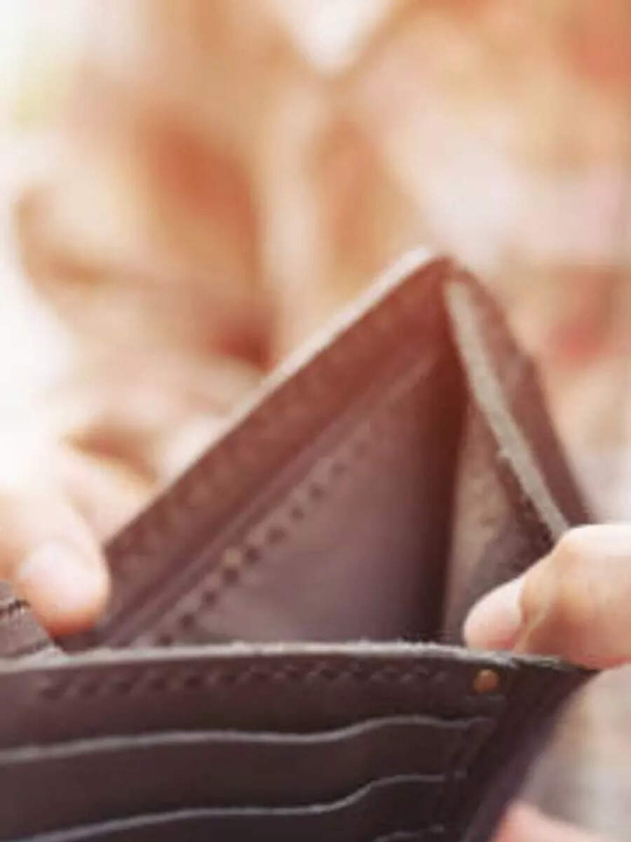 EMPTY wallet syndrome! 10 money habits that are draining your purse ...