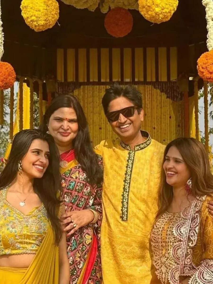 Kumar Vishwas Daughter Roka, Kumar Vishwas Daughter Name and its ...