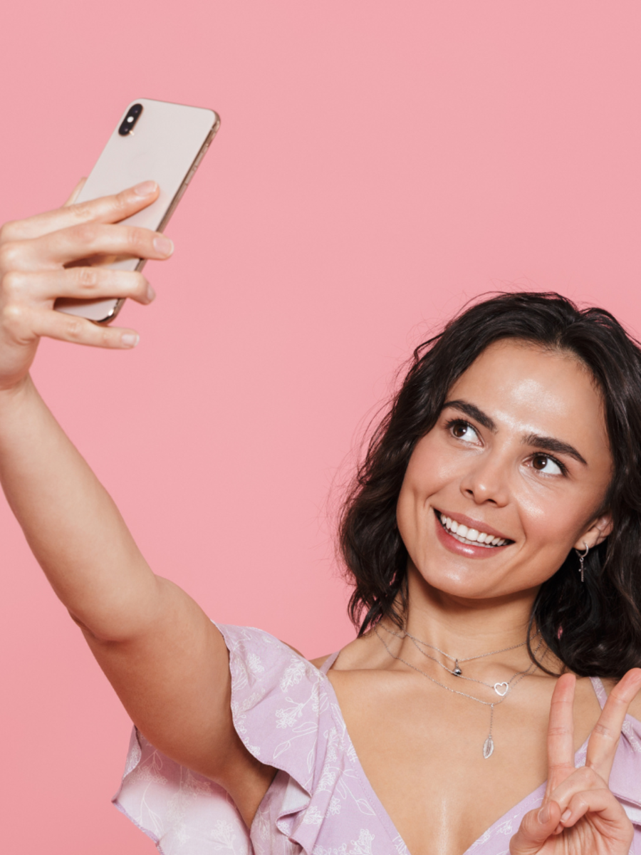 5 Best Selfie Camera Phones Under Rs 15000: realme 12x, Redmi 13c, Poco ...