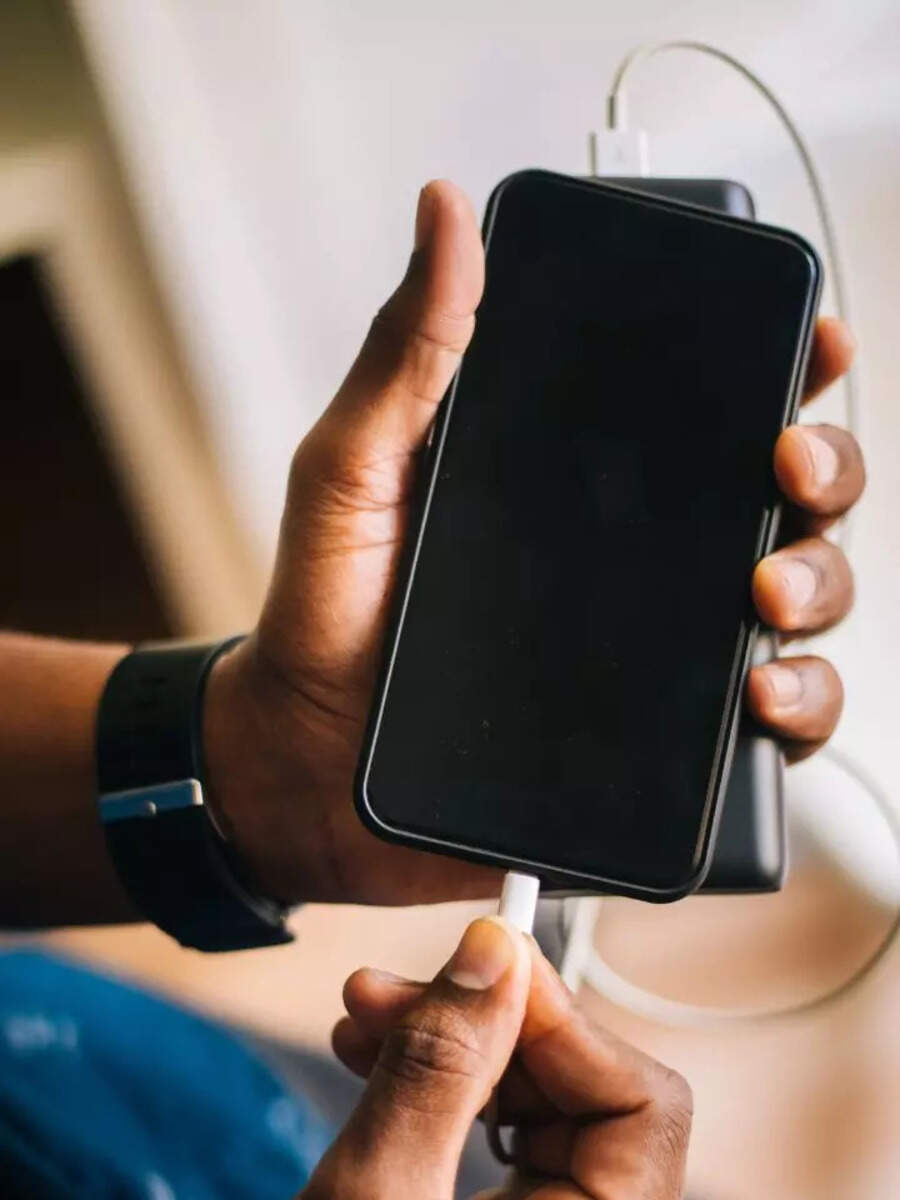 Do phones charge quickly when turned off | Times Now Navbharat