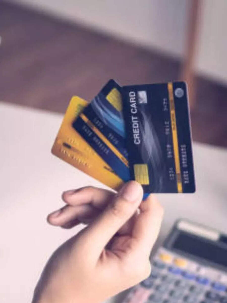 Debit Card EMI: ATM कार्ड पर भी ले सकते हैं इसका फायदा - बैंकों की ...