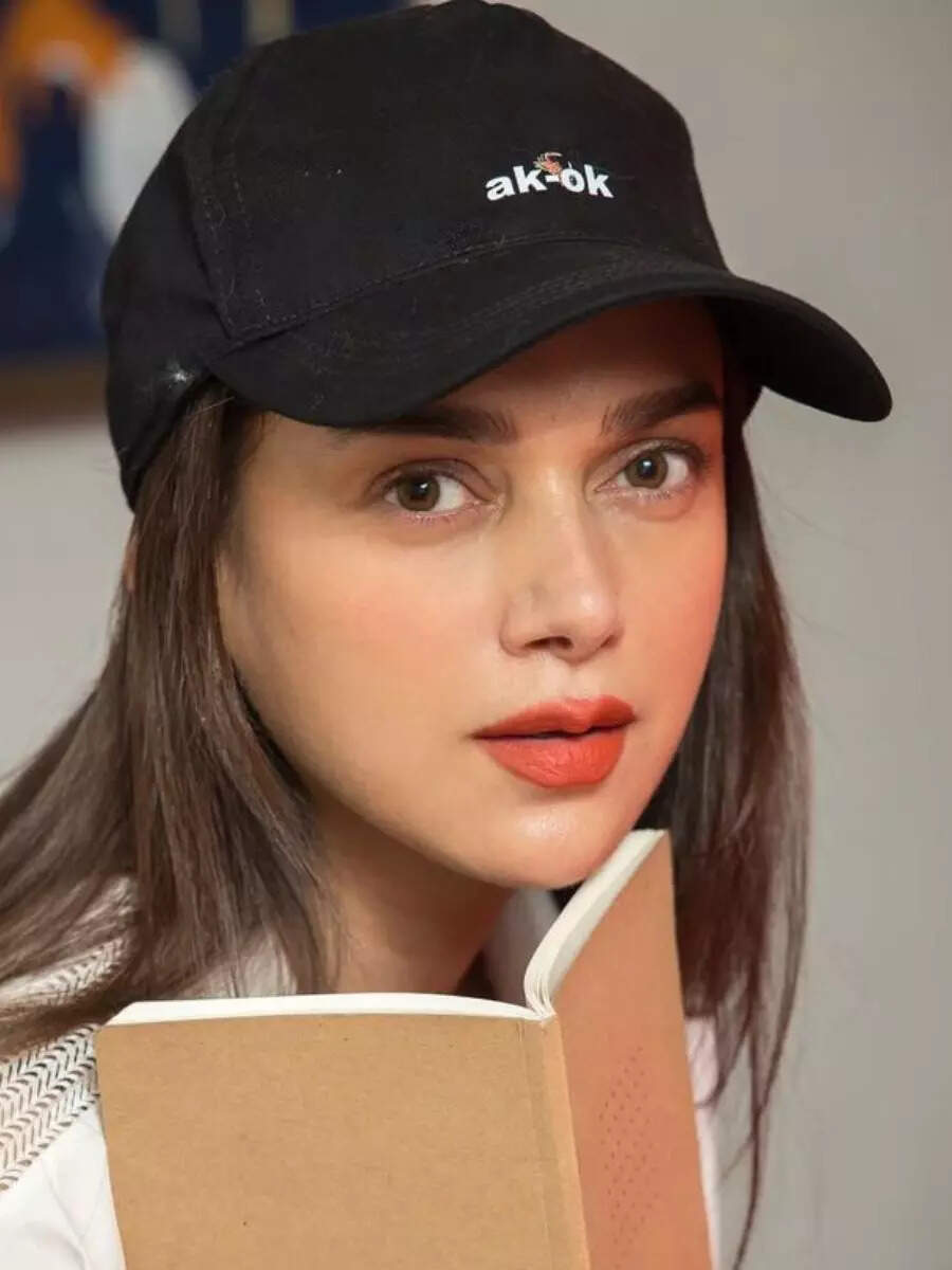 Modern Bibbojaan Ft. Aditi Rao Hydari's Stunning Avatar In Stylish Fit ...